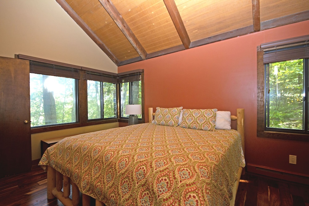100 yards to Tyro slope Nestled in the woods - Nellysford | Vrbo