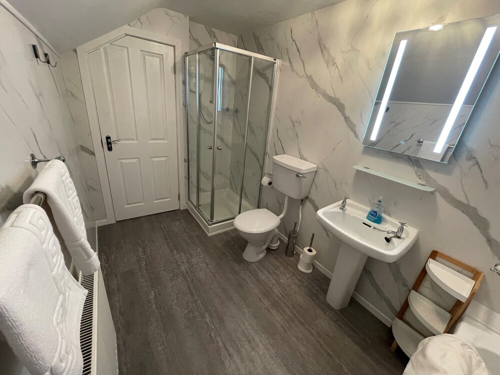 Farrer Cottage - Newly Refurbished 3 Bedroom Cottage on Blairquhan ...