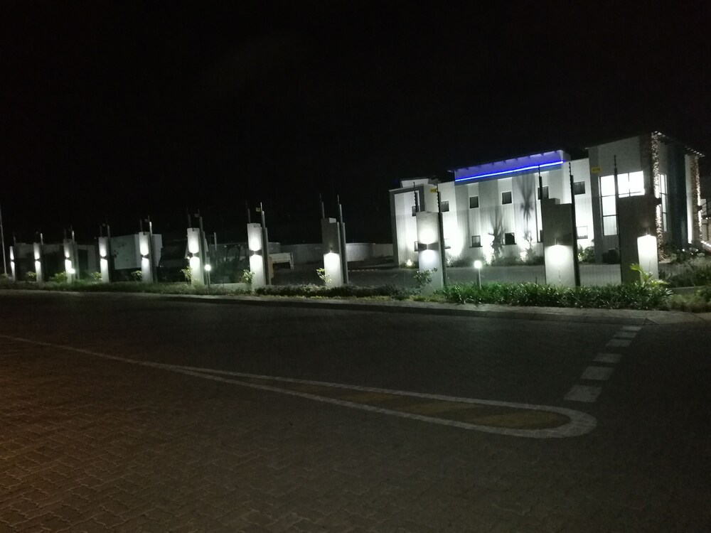 King's Gate Hotel Rustenburg, Rustenburg: Room Prices & Reviews ...