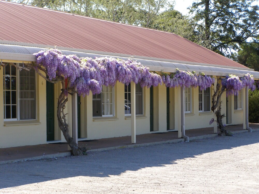 Motel Royal Tara: AU$145 Deals & Reviews (Binalong, AUS) | Wotif