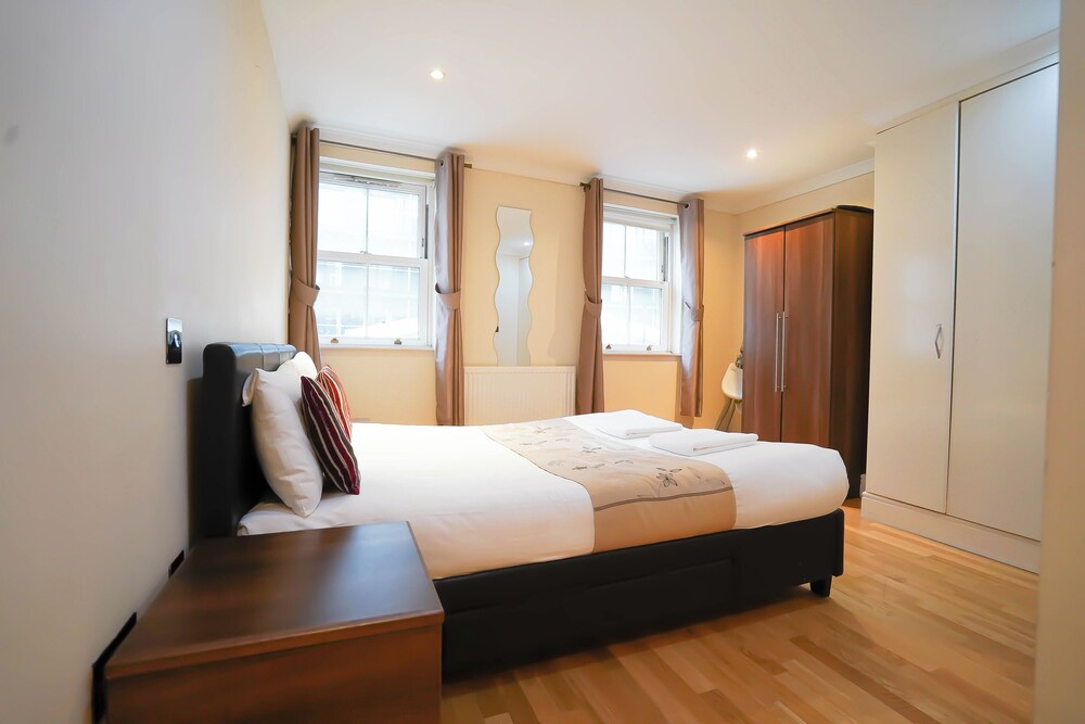 *Reduced Rates* Zone 1 Waterloo Apartment-2 Bed, 2 Bathroom - London | Vrbo