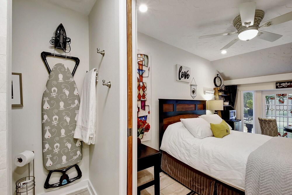 Adams Guest Full House, King Williams Area, Southtown - San Antonio | Vrbo