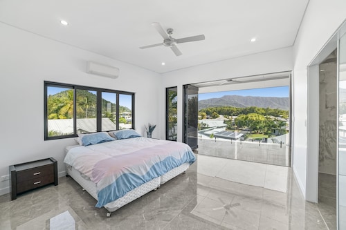 50%off Huge Penthouse At The Beach, Great 4 Family - Clifton Beach