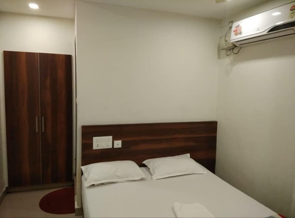 TIRUR TOURIST HOME: Deals & Reviews (Tirur, IND) | Wotif