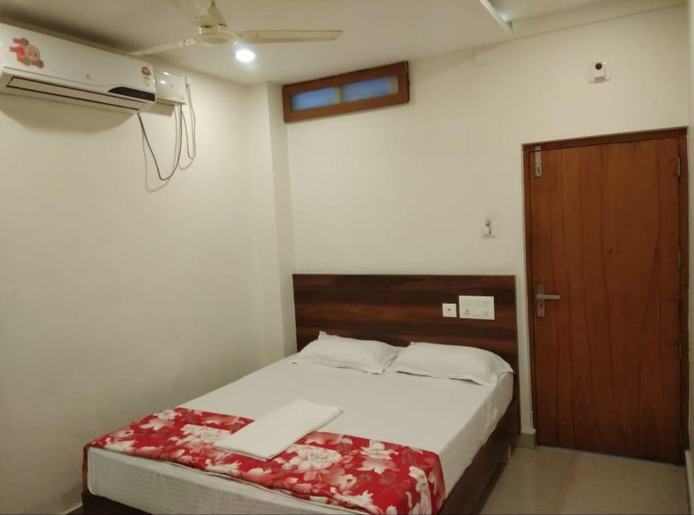 TIRUR TOURIST HOME: Deals & Reviews (Tirur, IND) | Wotif