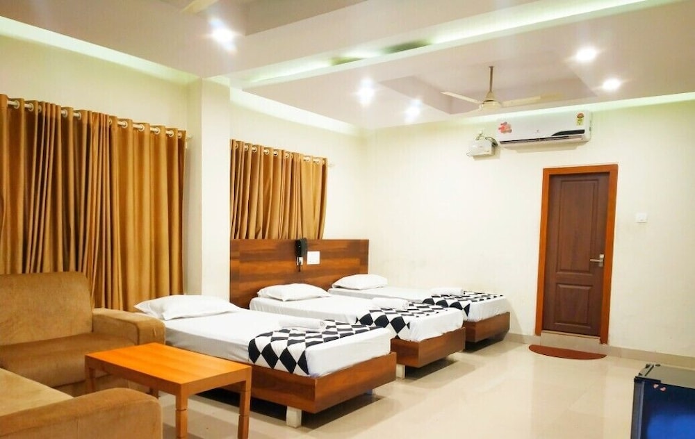 TIRUR TOURIST HOME: Deals & Reviews (Tirur, IND) | Wotif