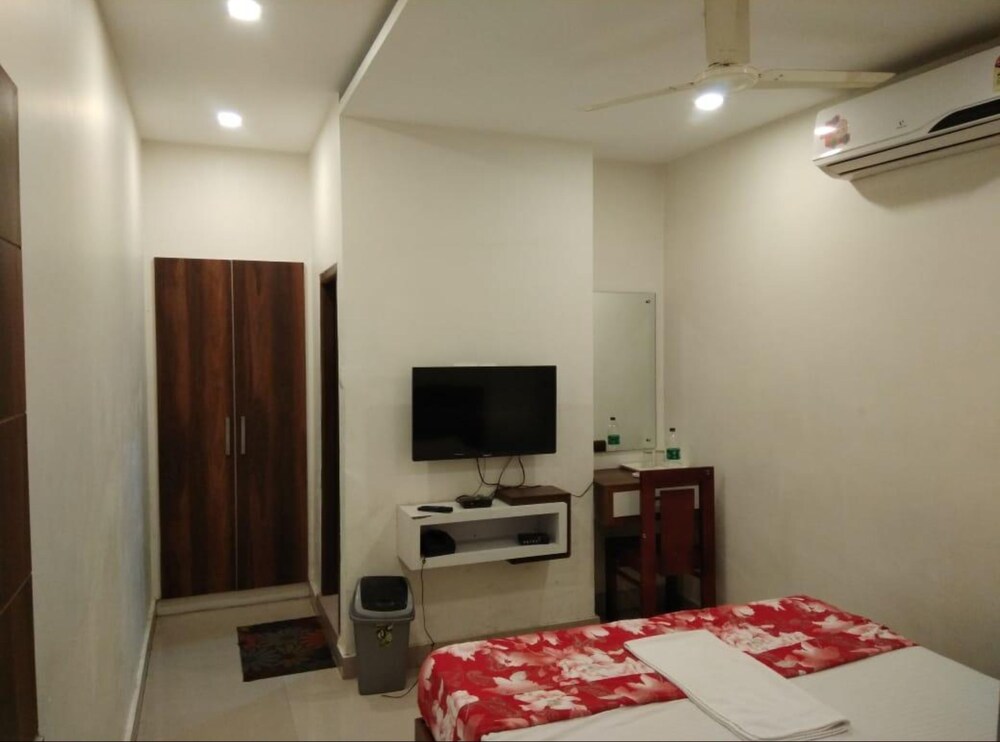 TIRUR TOURIST HOME: Deals & Reviews (Tirur, IND) | Wotif