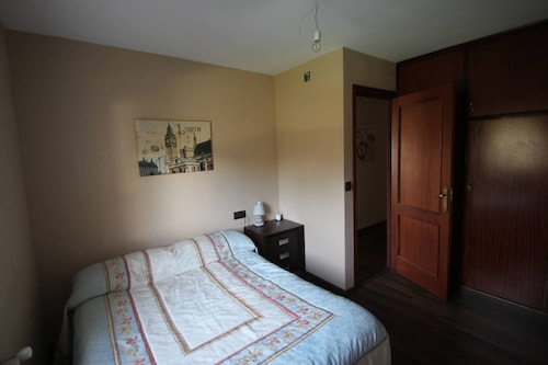 Chalet En El Entorno De Santiago - Teo