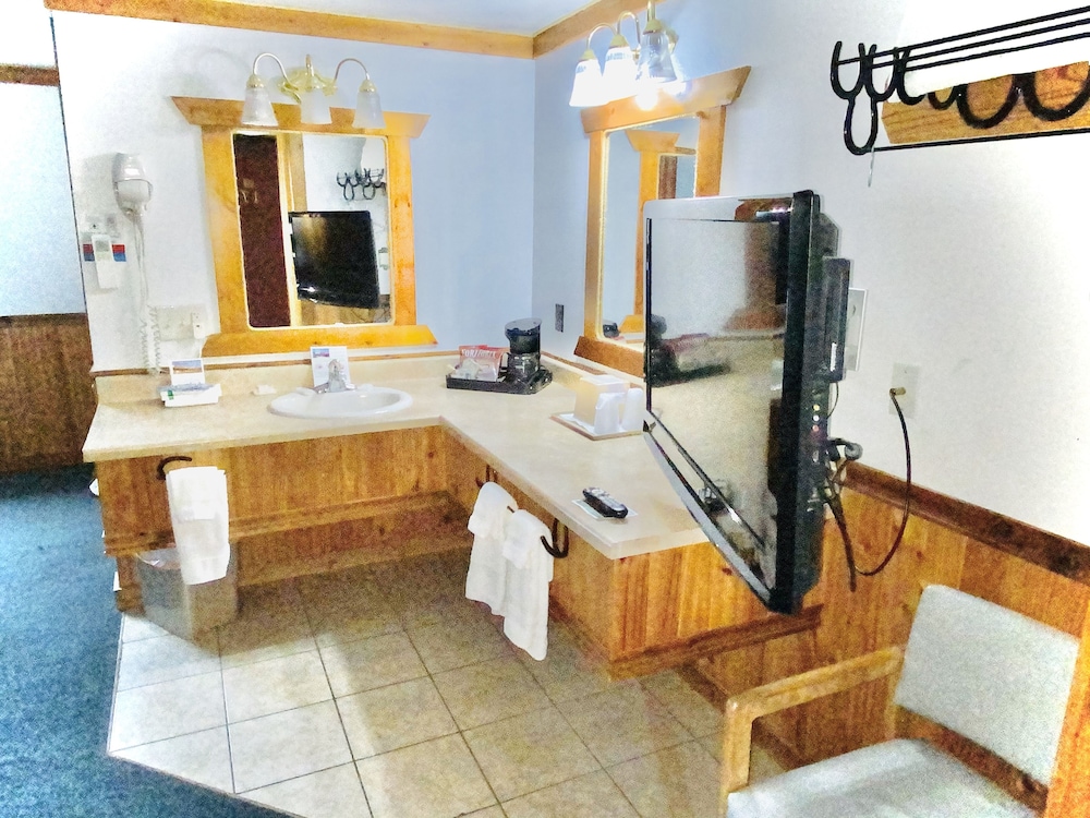 Livingston Inn, Livingston: $71 Room Prices & Reviews | Travelocity