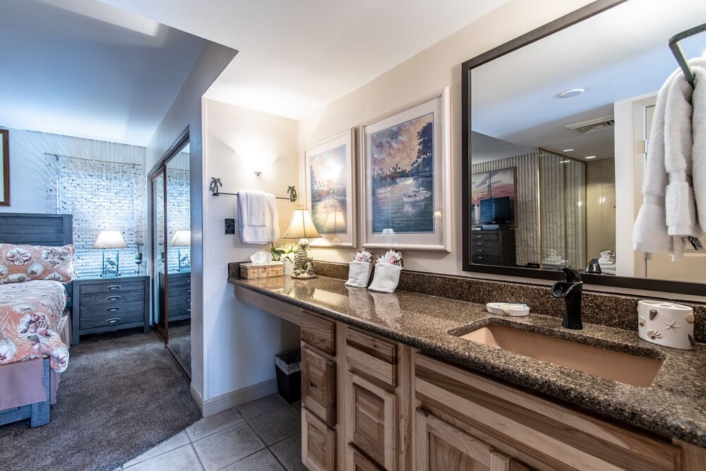 Mary`s Beachfront Condo @ The Mayan Princess - Corpus Christi | Vrbo
