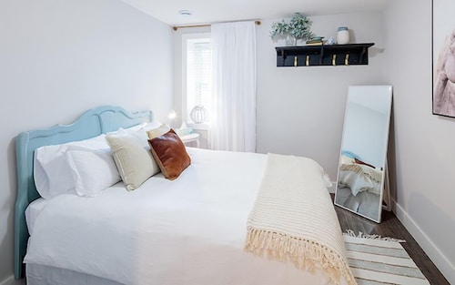 Farmhouse Style Flat In The Heart Of Kingston - Kingston
