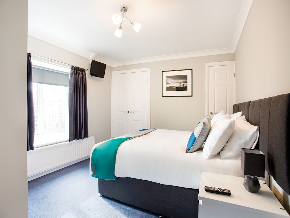 OYO The Village Inn, Murton Seaham, Seaham: $108 Room Prices & Reviews ...