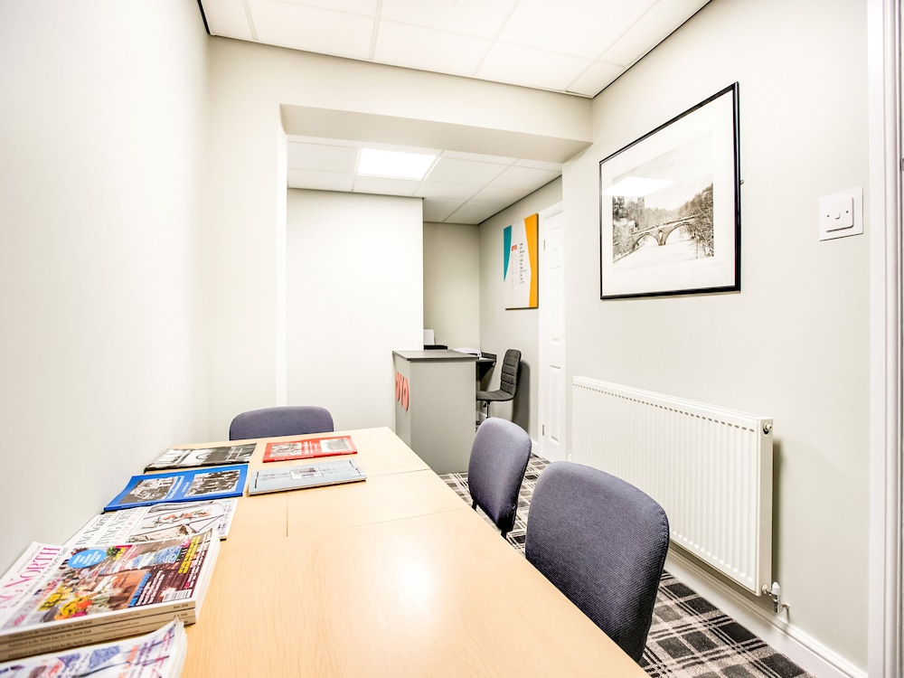 OYO The Village Inn, Murton Seaham, Seaham: $108 Room Prices & Reviews ...