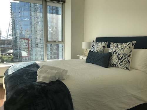 ★Downtown/rogersarena★✓parking ✓Pool ✓Hot-tub ✓Gym - Vancouver