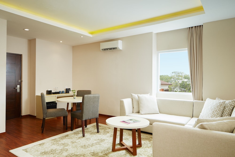 Four Star by Trans Hotel - CHSE Certified Deals & Reviews (Denpasar ...