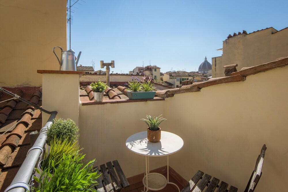 San Lorenzo Terrace Duomo View, near the SMN station, Tram, Market. AC ...