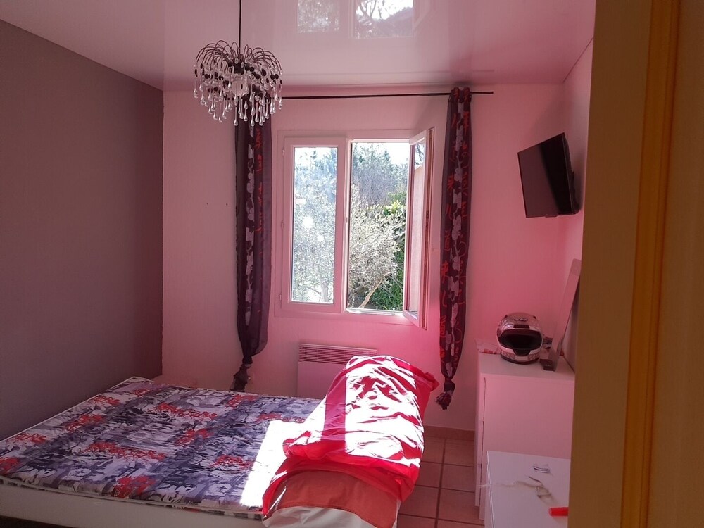 .Beautiful villa of 90m2 - Forcalqueiret | Vrbo