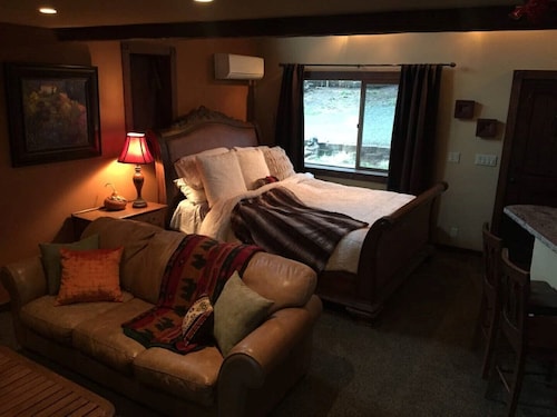 Cabin. Horses&goats. Dog Friendly. 10 Acres - Lake Amador Resort, Ione