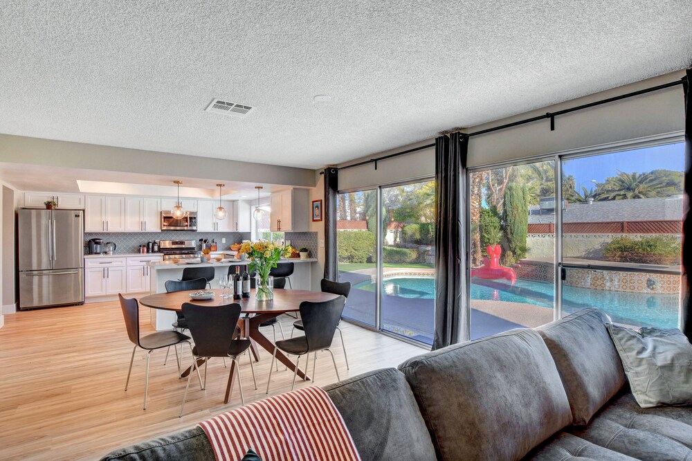 Luxury Modern Two Story Mini Mansion w/ Heated Pool + Putting Green ...