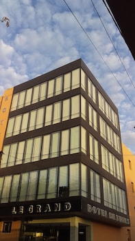 Le Grand Hôtel de Thies, Thies: Room Prices & Reviews | Travelocity