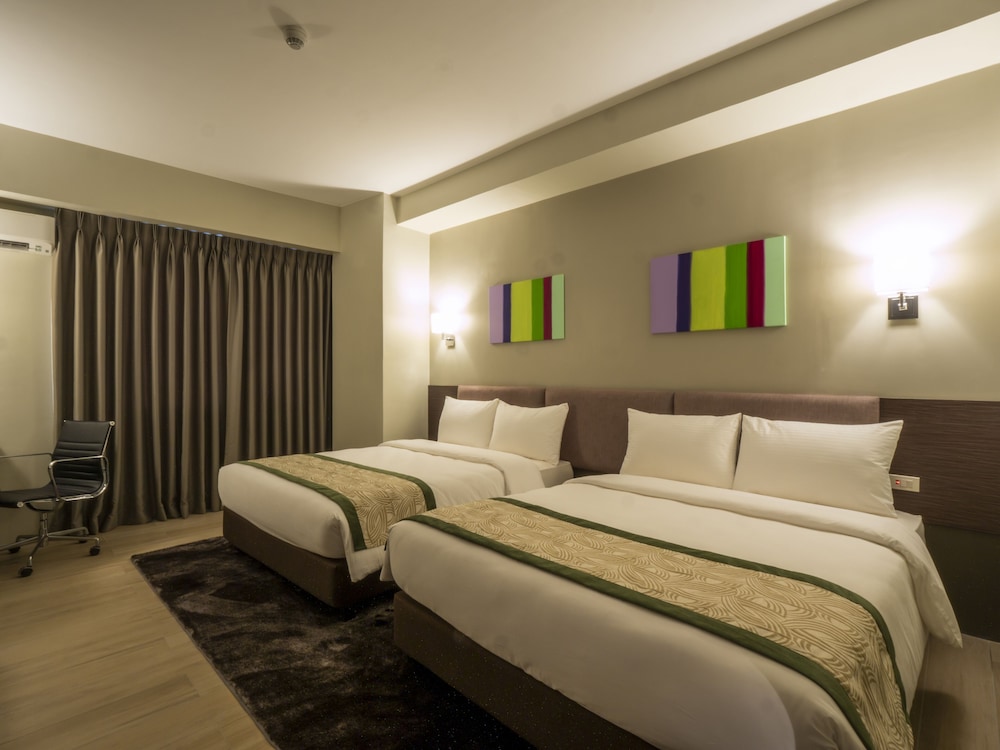 Sequoia Hotel Manila Bay in Manila | Best Rates & Deals on Orbitz