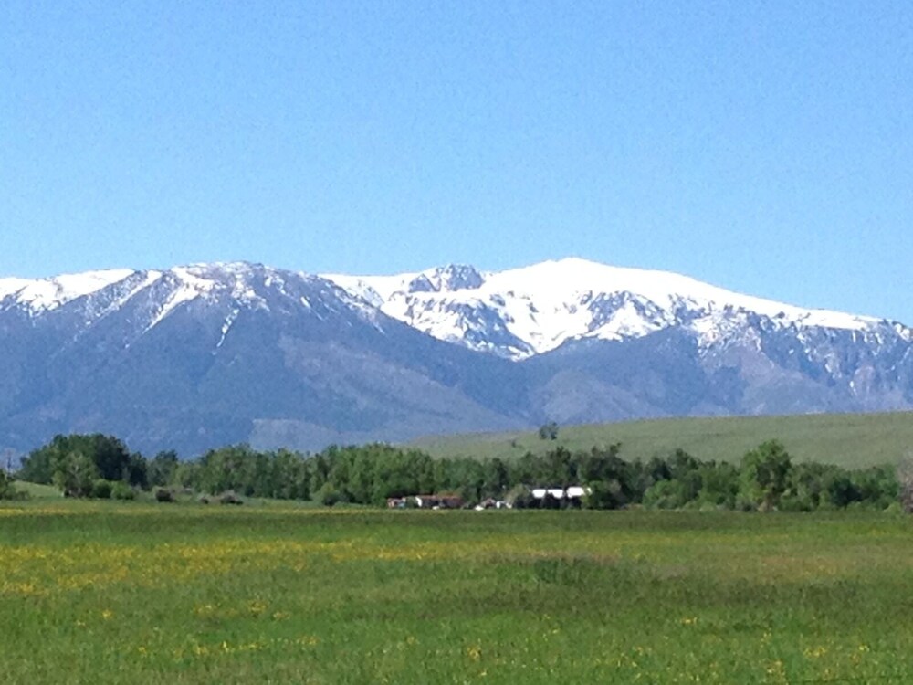 Luxury Riverfront Beartooth Mountain Lodge - Private Retreat! Visit ...