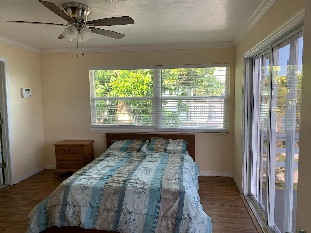 Waterfront House, 2 Bdr, 2 bath, Boat Lift, Trailer Parking, and 2 ...