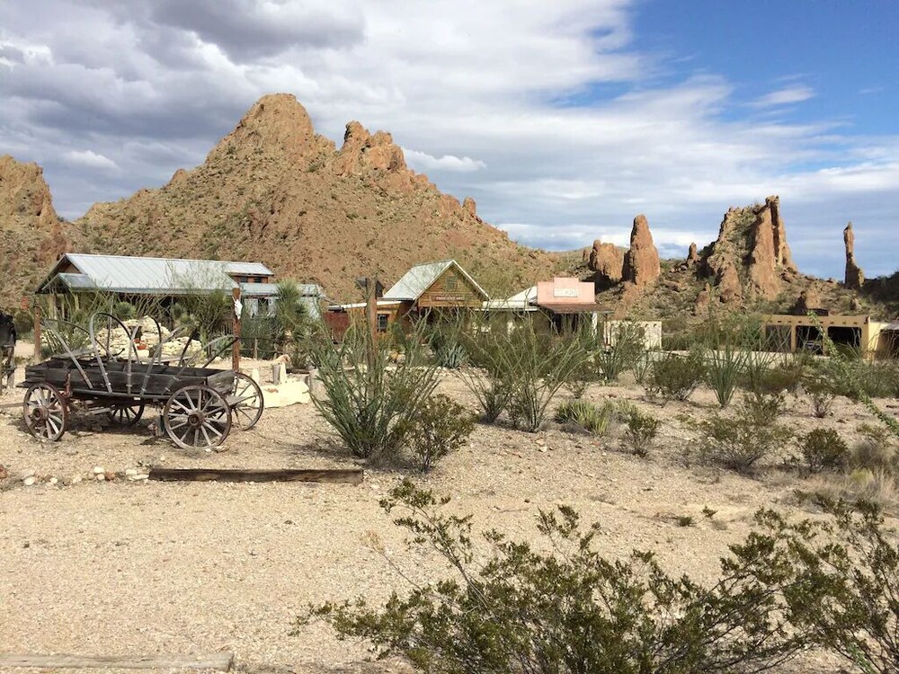 Big Bend Lodging at Ten Bits Ranch | Room #4 (The General Store) in ...