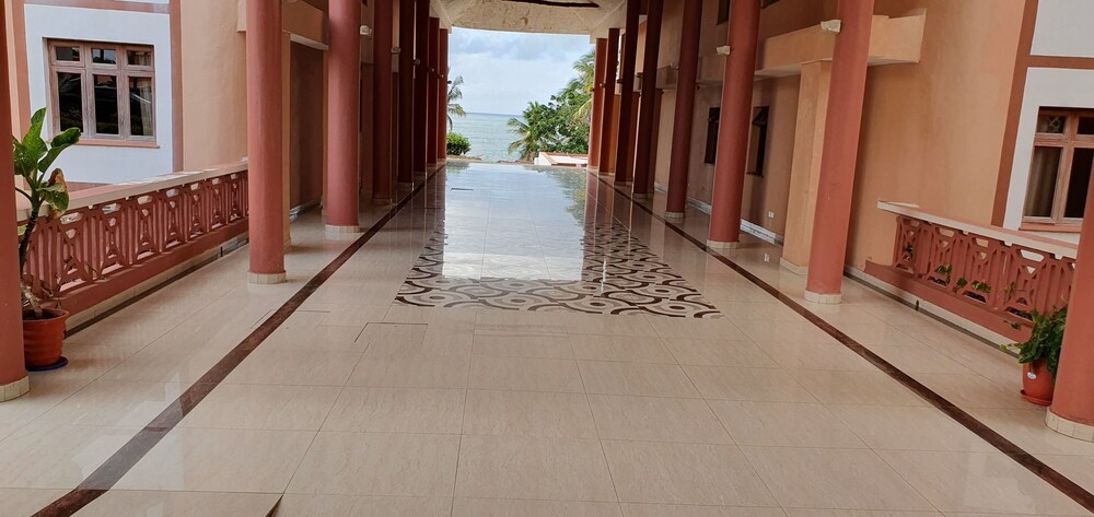 Apartment apartment on the seafront La Mera Beach Apartments - Mombasa ...