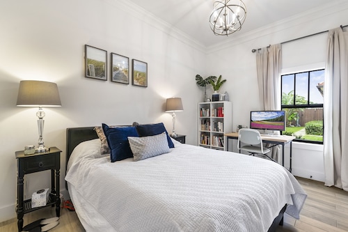 Cozy 1br Retreat | Private Patio + Grill - West Palm Beach, FL