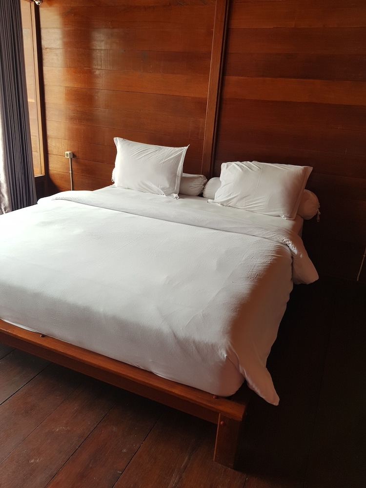 Korpak Villa & Resort Raja Ampat Deals & Reviews (Waisai, IDN) | Wotif