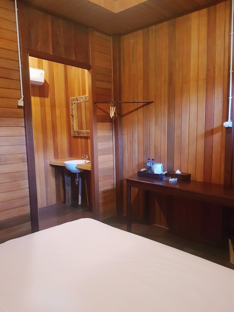 Korpak Villa & Resort Raja Ampat: AU$155 Deals & Reviews (Waisai, IDN ...