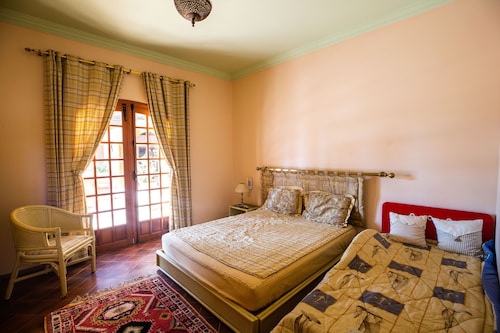 Villa à Marrakech : Piscine, Tennis, Jardin Privés - Morocco