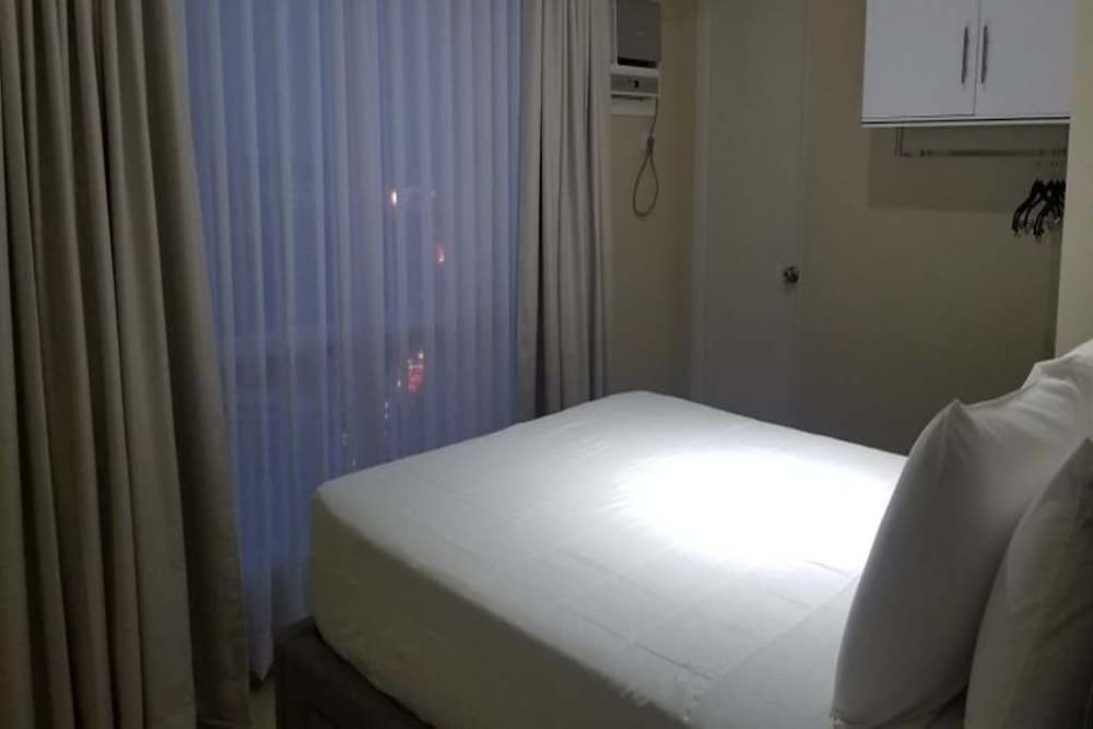 CLEAN and COMFY 2-Bedroom Condo @ AYALA CDO! - Cagayan de Oro | Vrbo