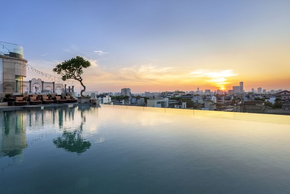 Peridot Grand Luxury Boutique Hotel: 2022 Room Prices, Deals & Reviews ...
