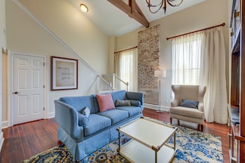 The Lodge Alley Inn, Huge 1 Bedroom, Charleston: Room Prices & Reviews ...