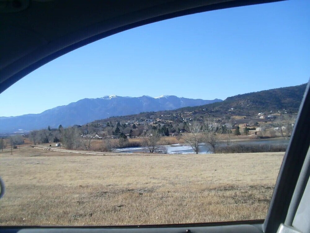 Romantic modern cabin overlooking lake beckwith in Pueblo | Best Rates ...