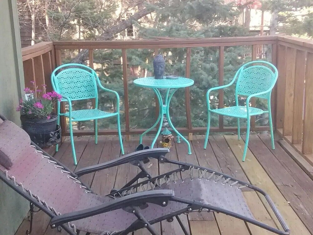 Romantic modern cabin overlooking lake beckwith in Pueblo | Best Rates ...