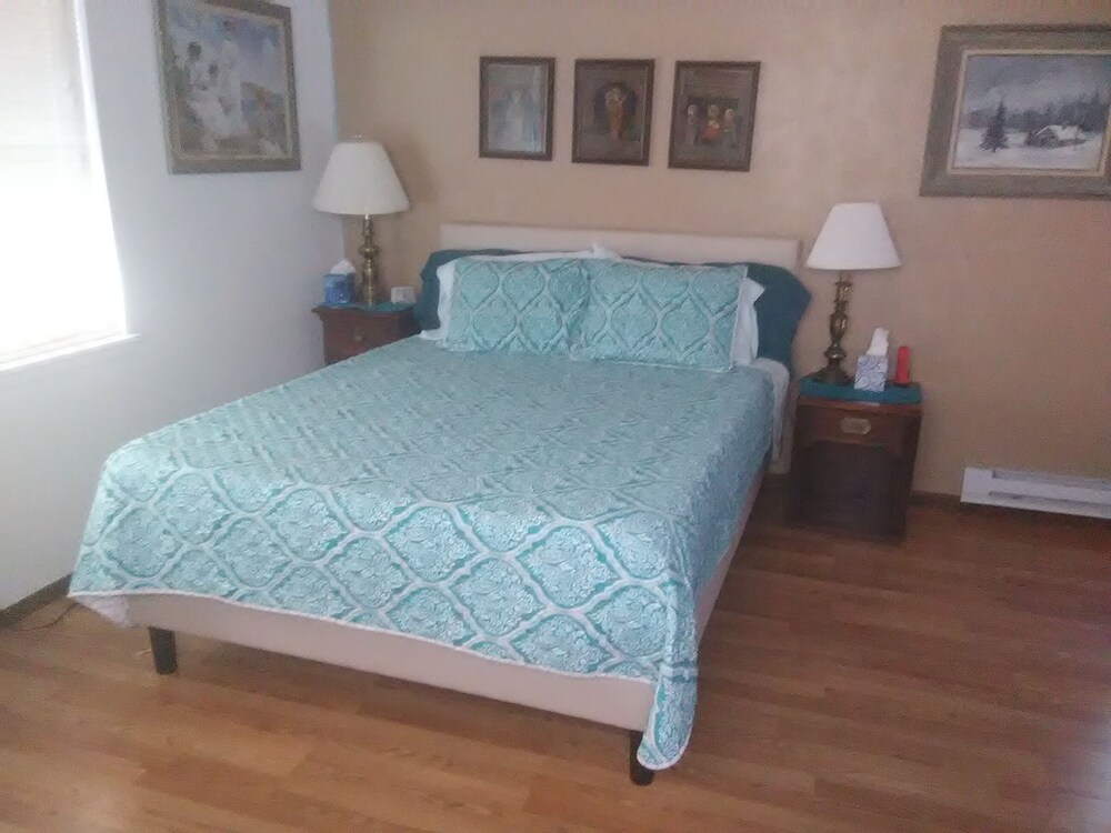 Romantic modern cabin overlooking lake beckwith in Pueblo | Best Rates ...