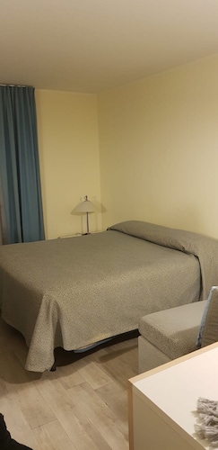 Chambre D'hôtel Et Profitez De Ses Services - La Thuile