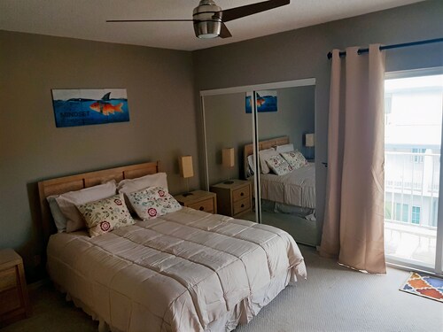 Luxury Waterfront With Extraordinary View & Pool - Bahamas