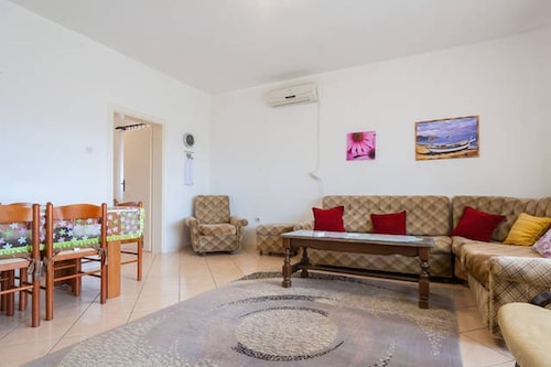 Giant 3 Bedroom Apartment (House) - Montenegro