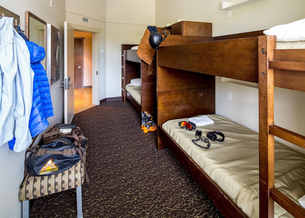 HI Whistler - Hostel: AU$157 Rooms, Reviews & Deals (Whistler, CAN) | Wotif