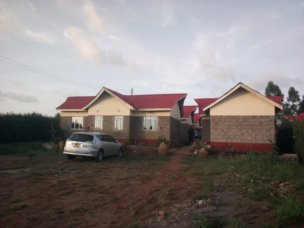 Miami Garden Resort, Matuu: $54 Room Prices & Reviews | Travelocity