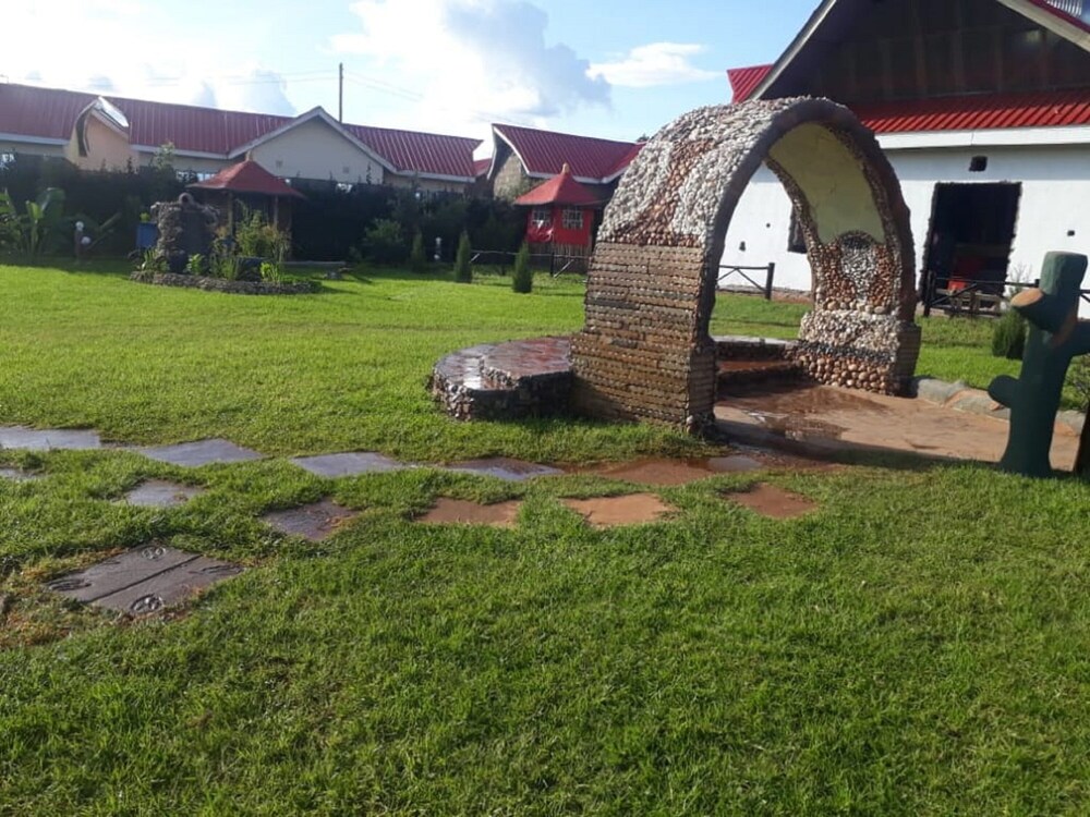 Miami Garden Resort, Matuu: Room Prices & Reviews | Travelocity