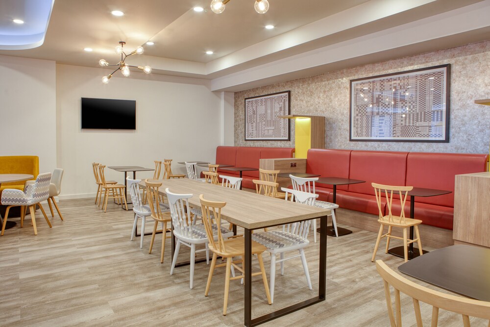 Hampton by Hilton Manchester Northern Quarter: AU$118 Deals & Reviews ...