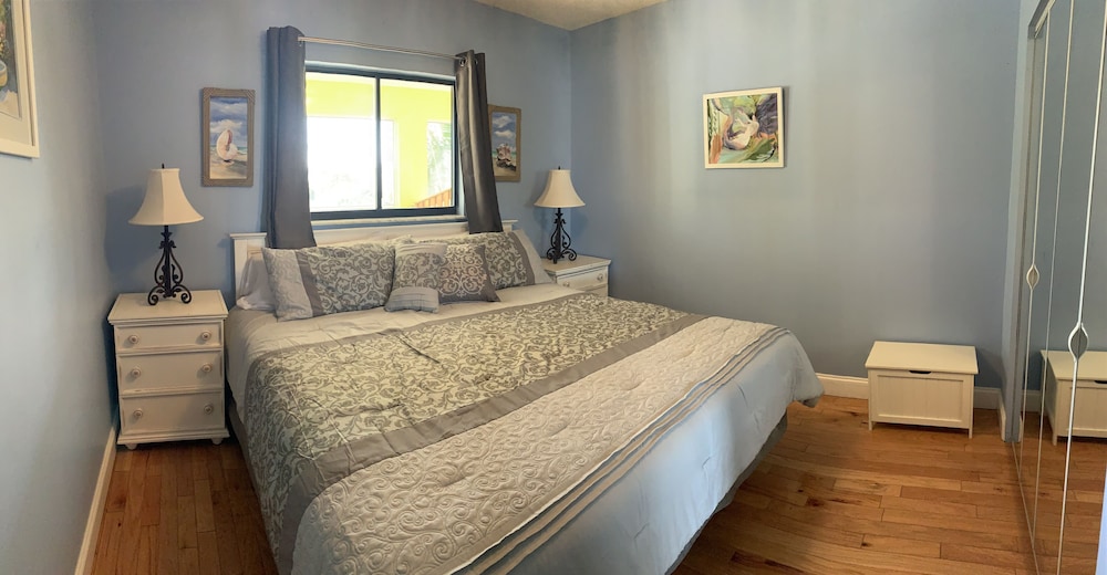 Off the Charts Inn & Out Island Resort, Fort Myers: Room Prices ...