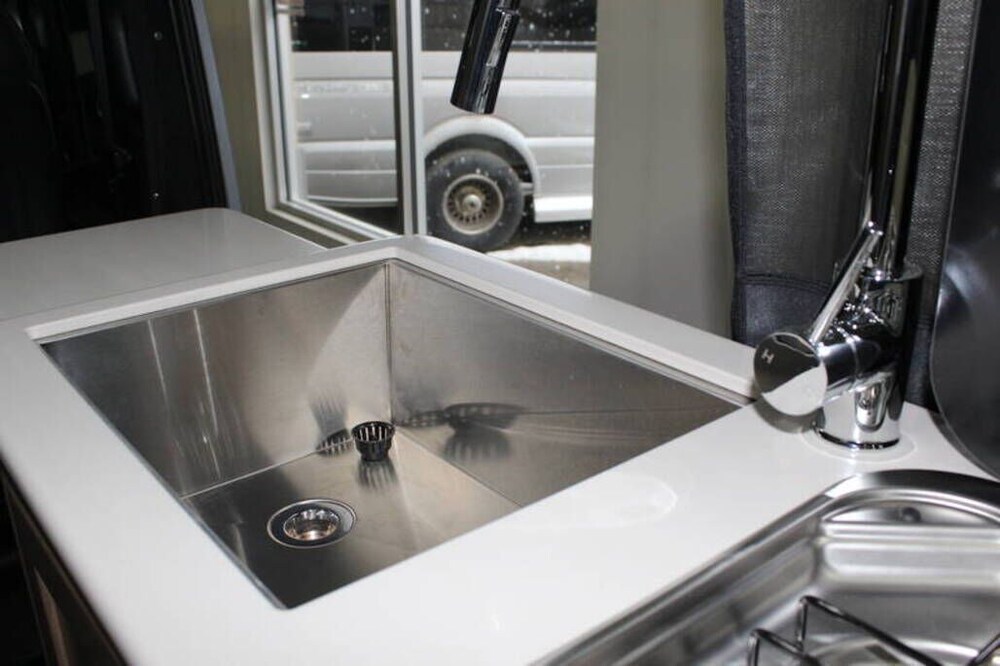 19.42 ft Mercedes 2019 Pleasure-Way Ascent TS Class B Motorhome: Deals ...