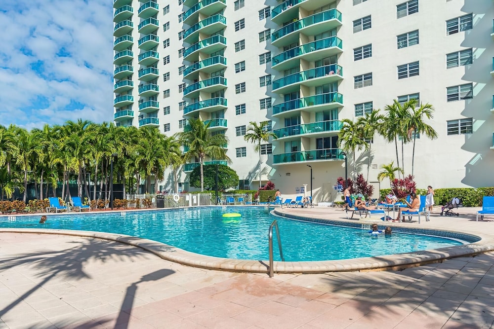 Sunny Miami Vacation in Miami | Best Rates & Deals on Orbitz
