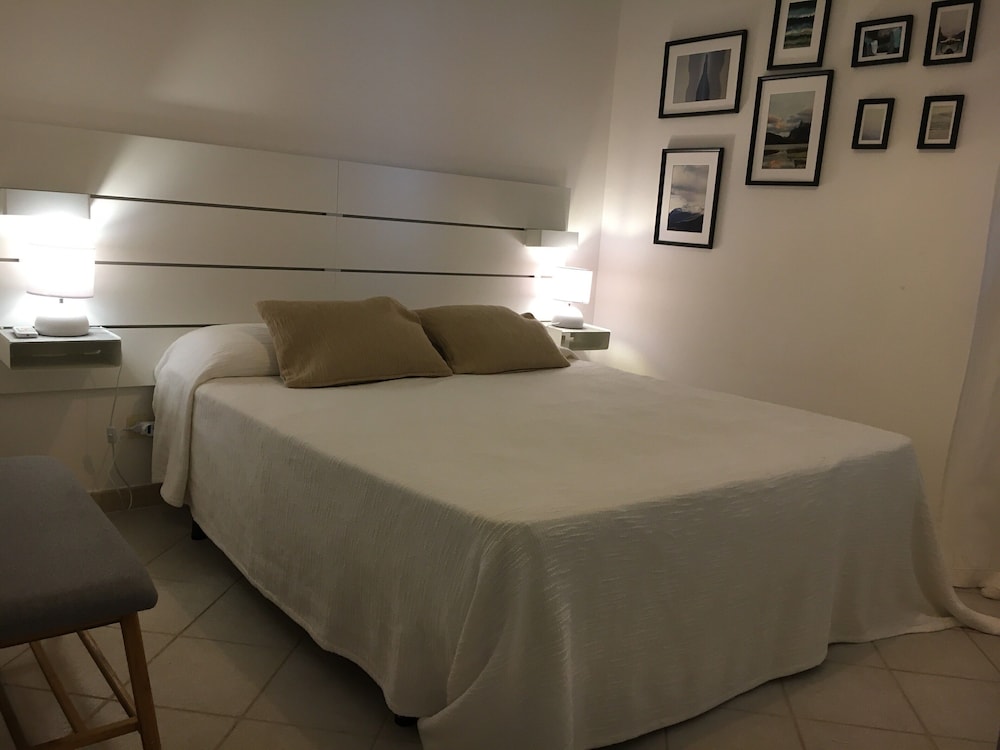 Your home 3 meters from the sea - Punta Milocca | Vrbo